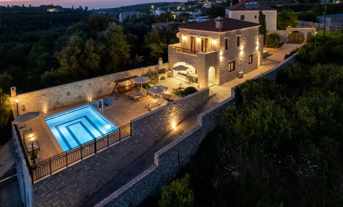 Newly built villa Semeli with wood and stone, near Rethymnon
