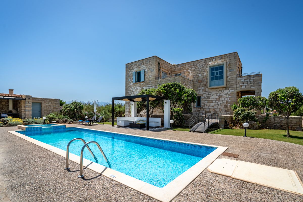 Beachfront villa Turquoise in Kissamos, Chania