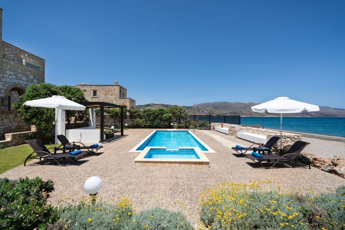 Beachfront villa Turquoise in Kissamos, Chania