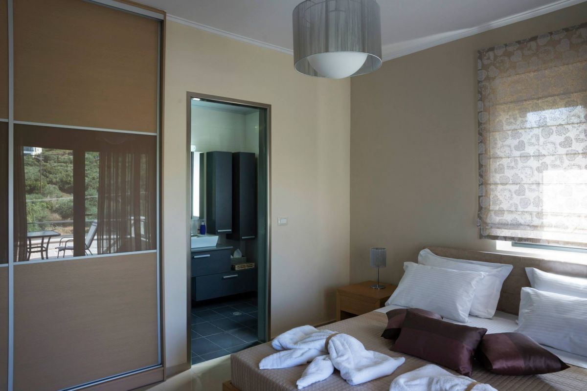 Near the sea villa Azalea at Chania for relaxing vacations