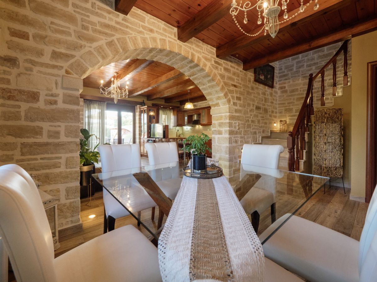 Newly built villa Semeli with wood and stone, near Rethymnon